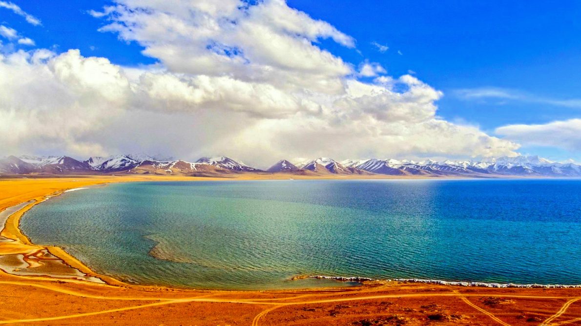Top Sacred Lakes to Visit While Trekking in Tibet