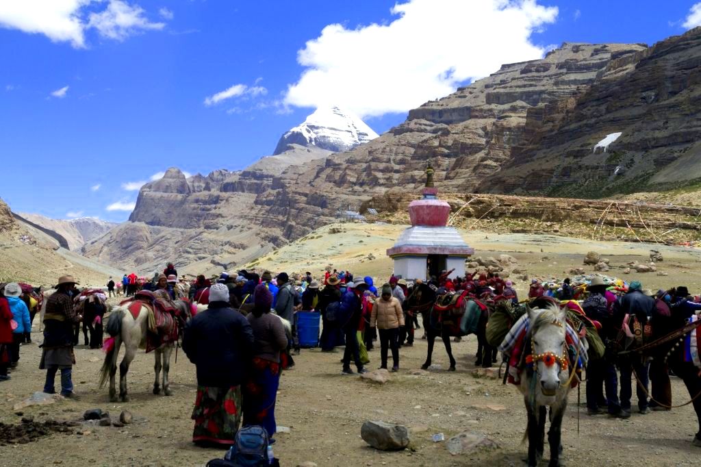 Explore Lake Manasarovar: Sacred Beauty and Spiritual Journeys